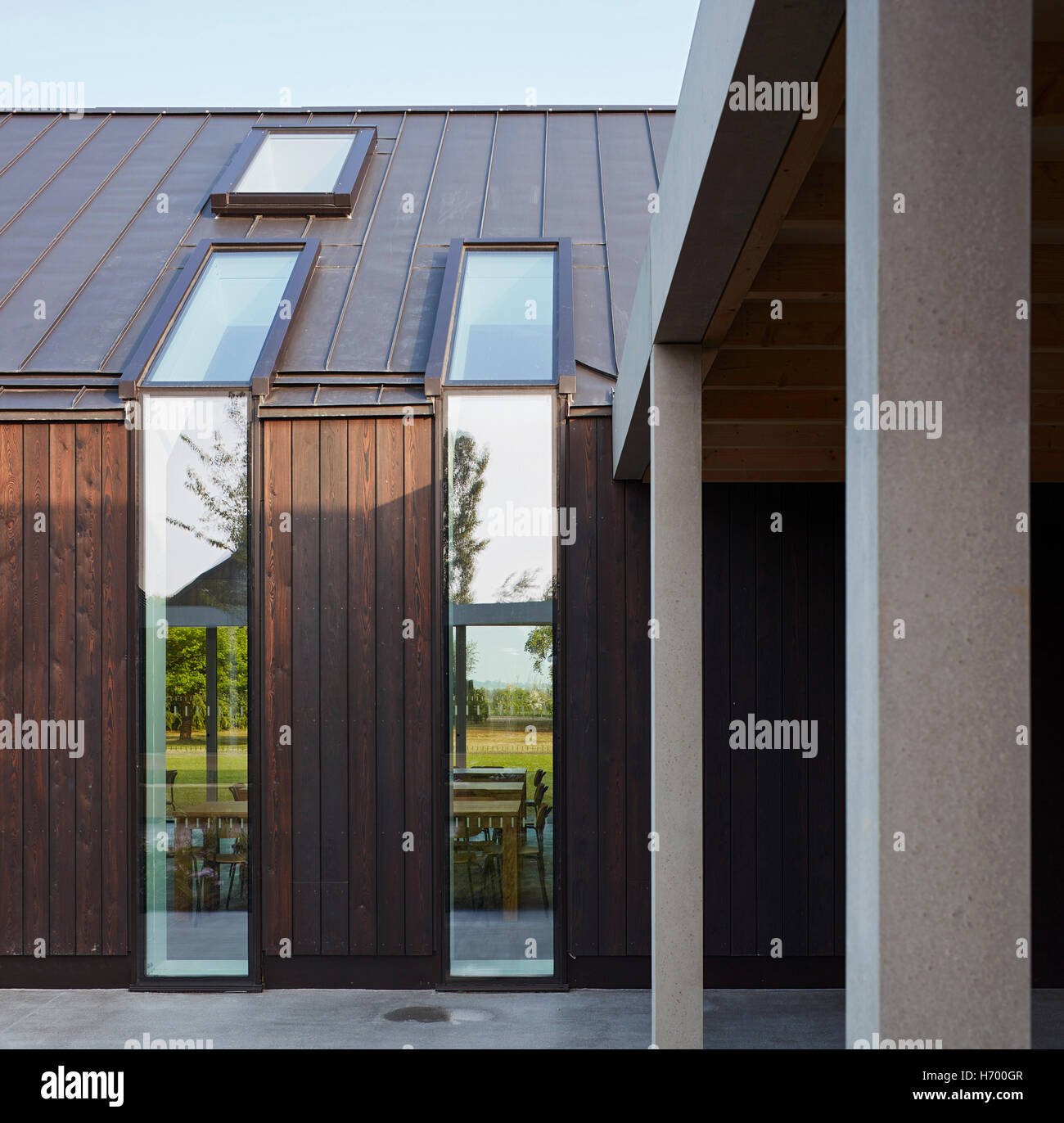 Oblong Windows Stock Photos & Oblong Windows Stock Images - Alamy