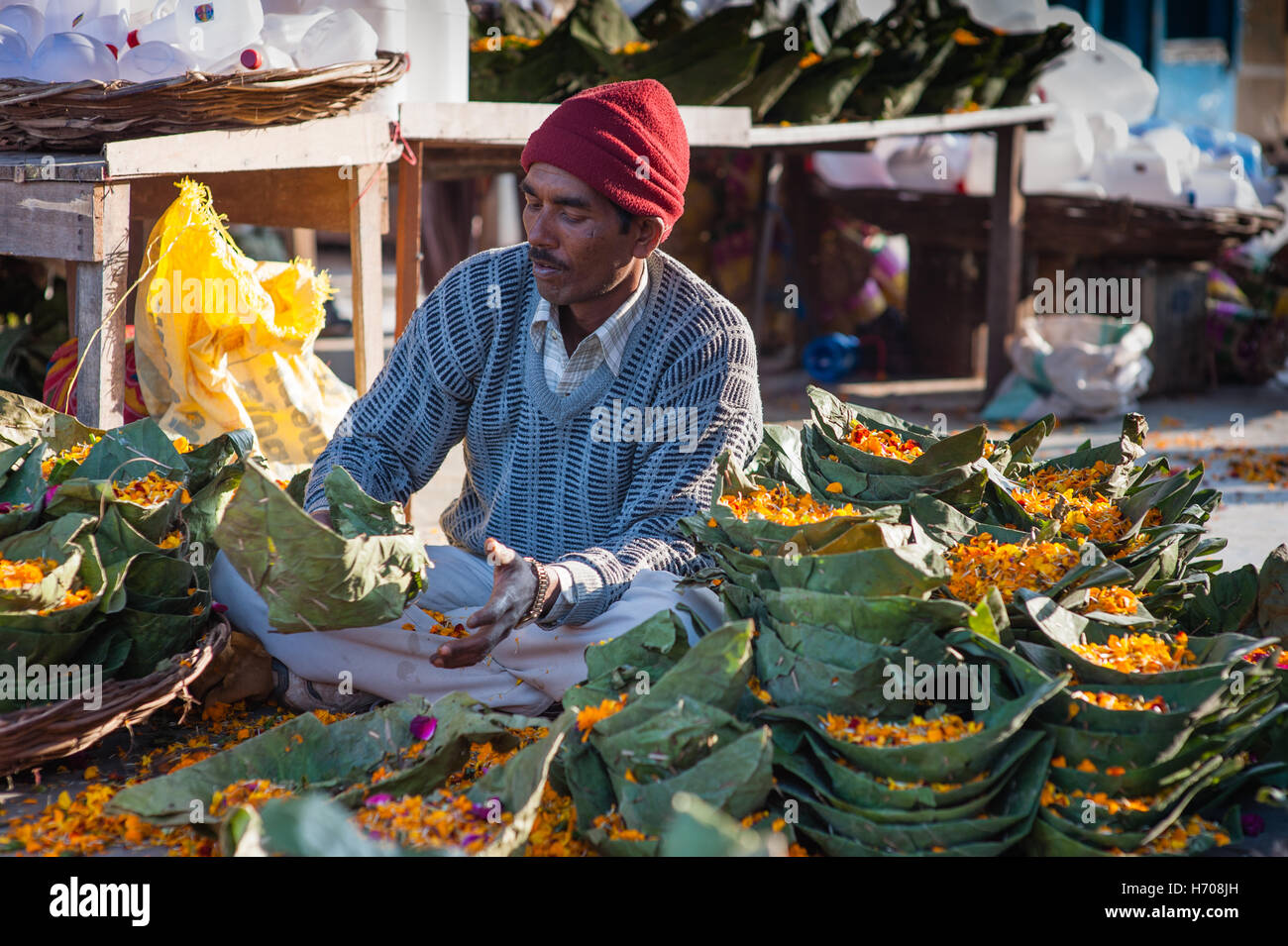 Indian Flower Seller Stock Photo - Alamy
