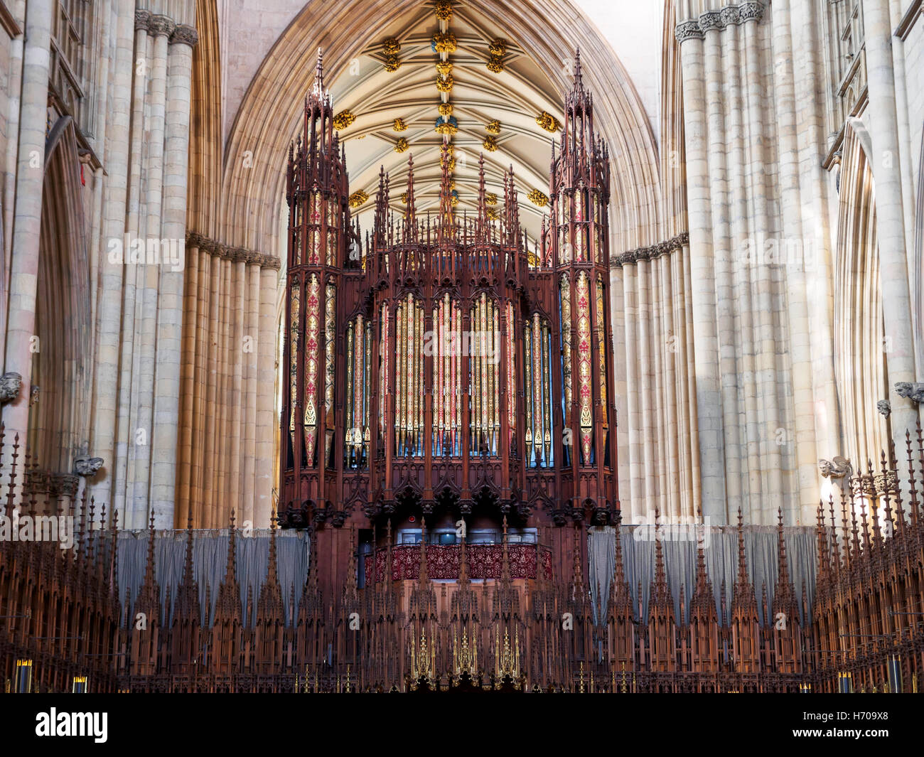 Gothic organ hi-res stock photography and images - Alamy