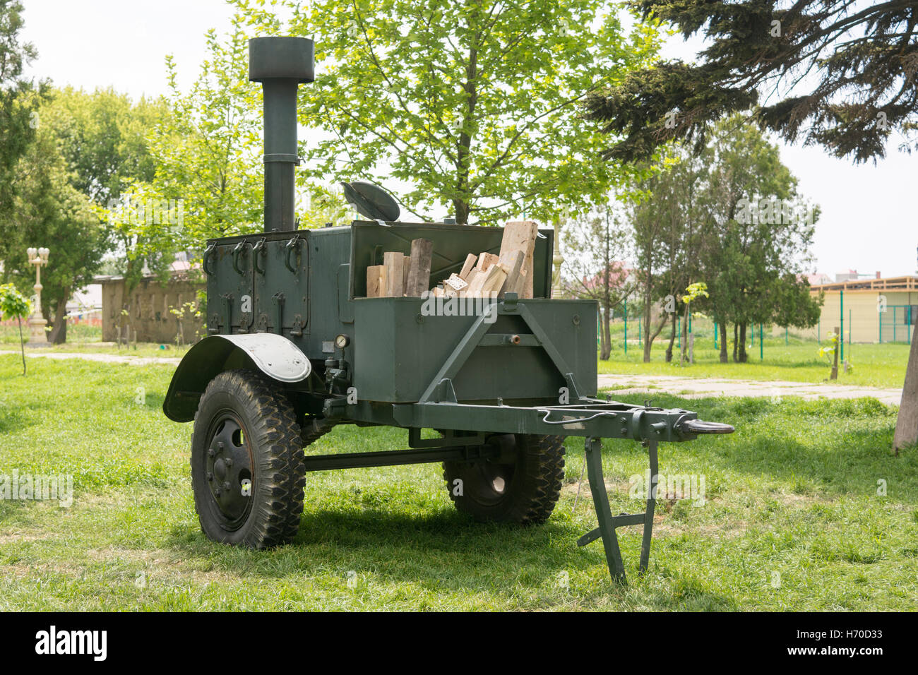 Army field kitchen hi-res stock photography and images - Alamy
