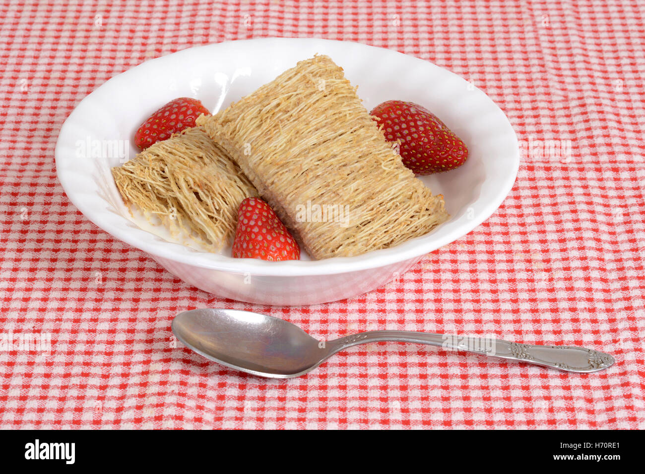 Shredded wheat hi-res stock photography and images - Alamy