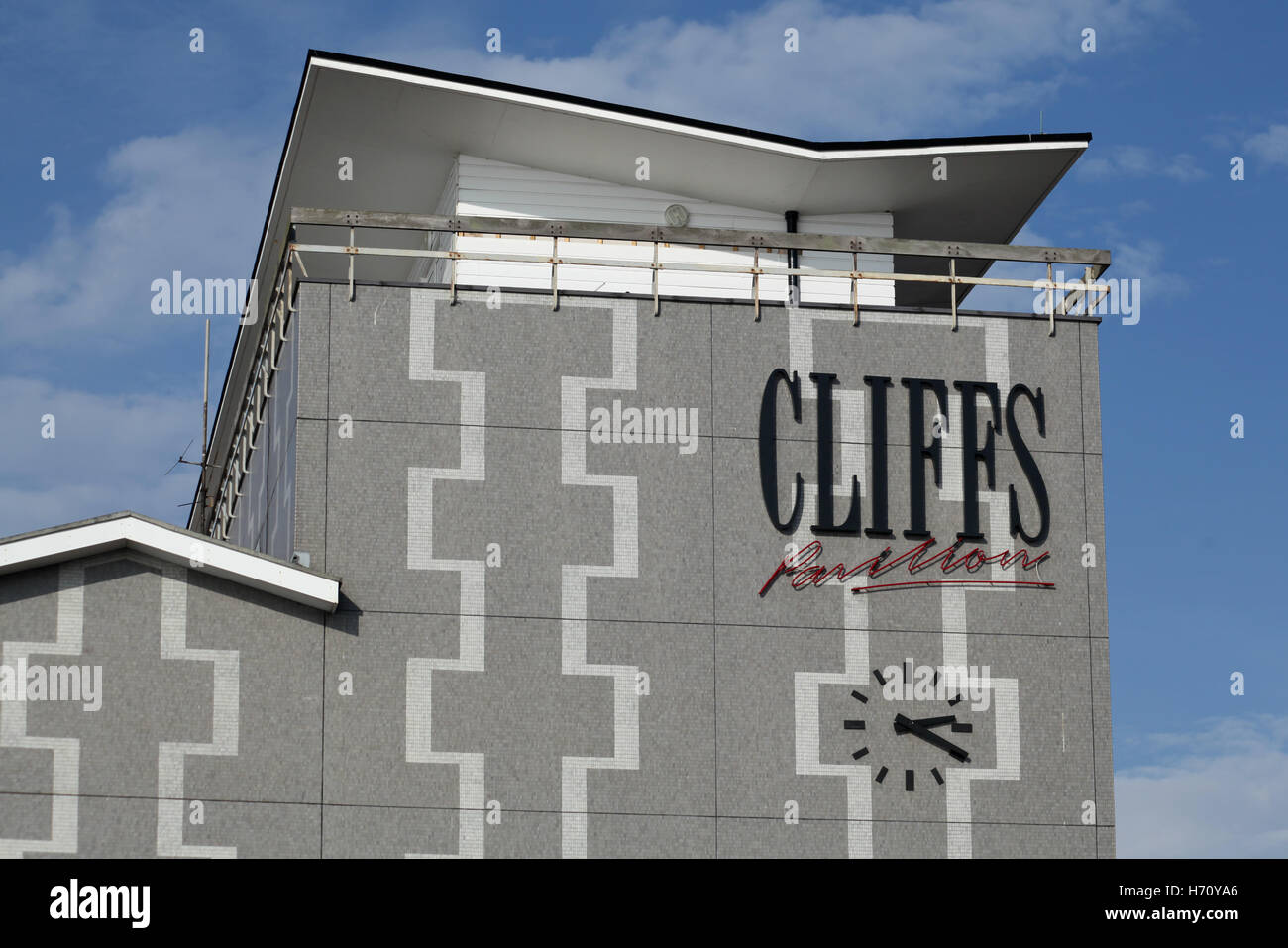 The cliffs pavilion southend hi-res stock photography and images - Alamy
