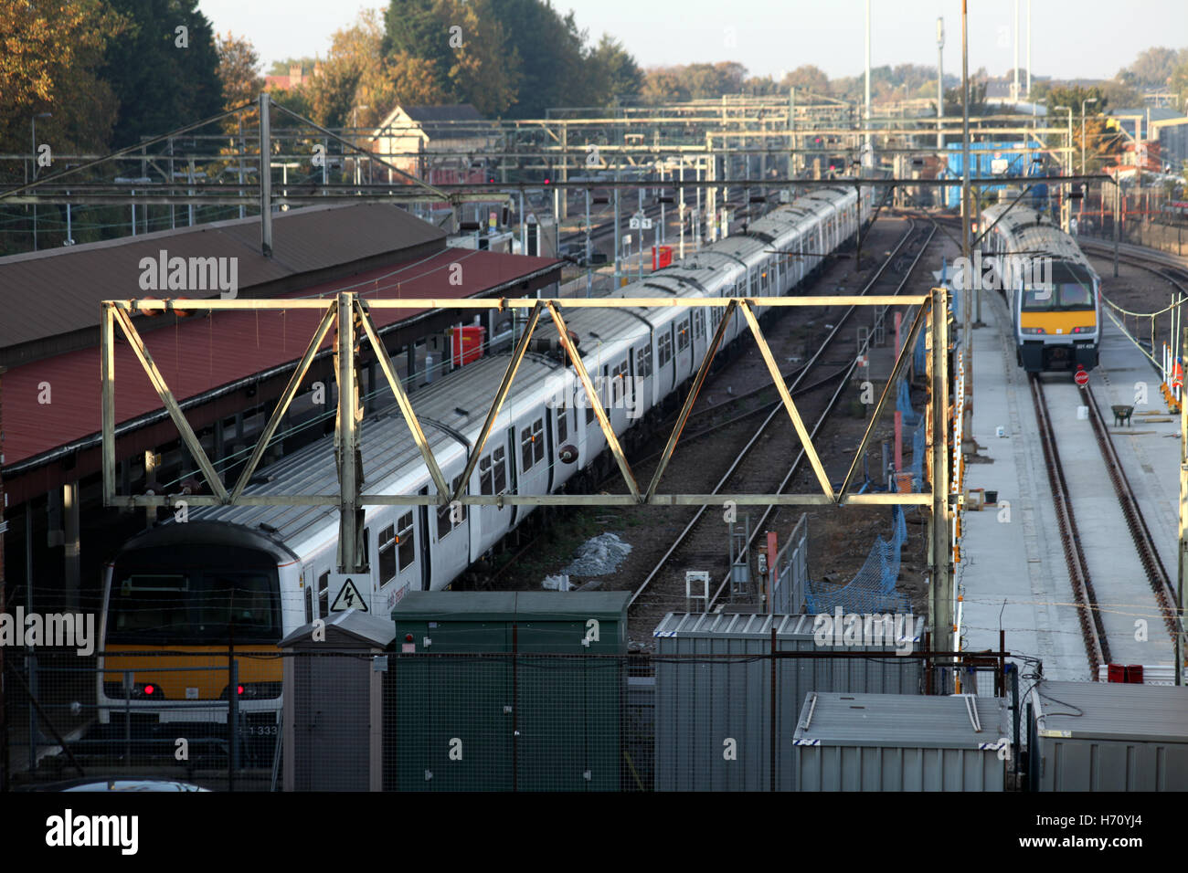 Southend victoria railway station hi-res stock photography and images ...