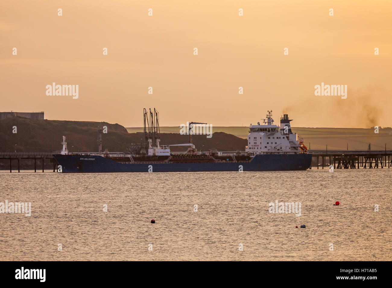 Bro deliverer valero oil terminal hi-res stock photography and images ...