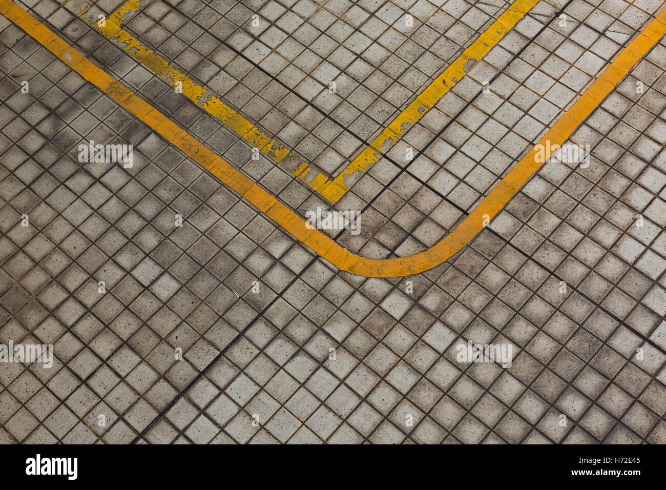 Yellow lines on floor hi-res stock photography and images - Alamy