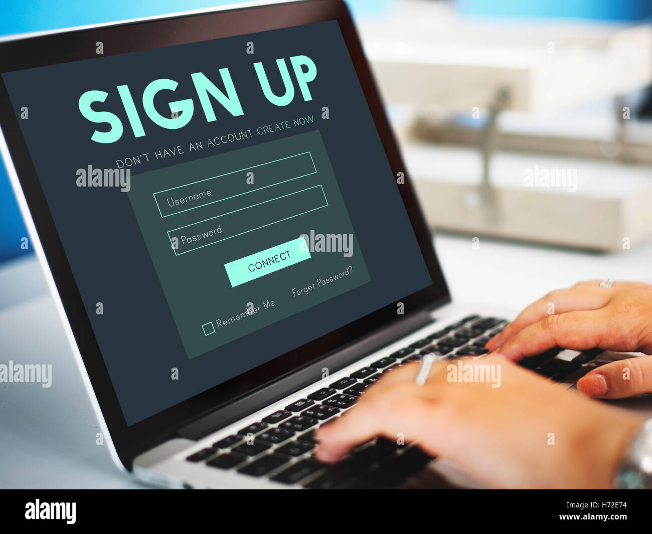 Form button hi-res stock photography and images - Alamy