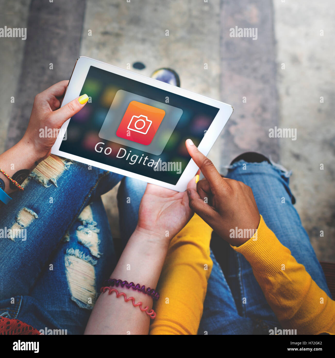 Digital Media Connection Camera Icon Concept Stock Photo - Alamy