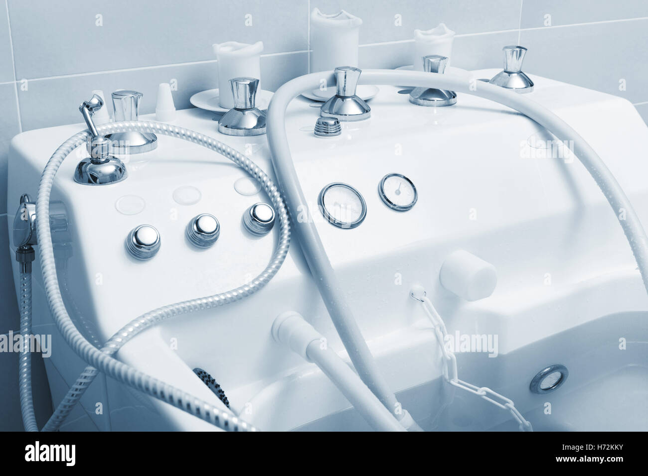 beautiful and white jacuzzi filled with water Stock Photo - Alamy