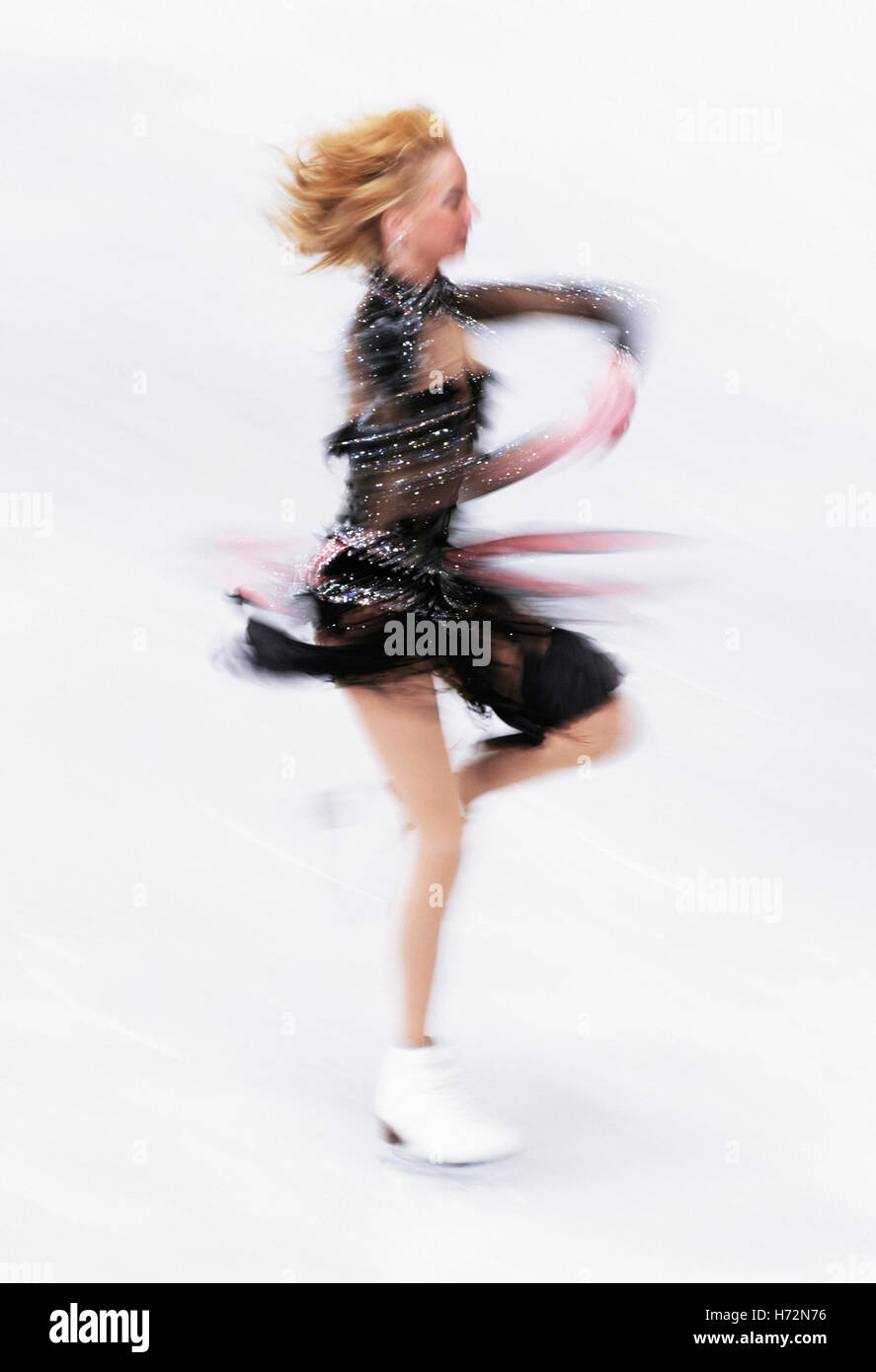 Figure skating hi-res stock photography and images - Alamy