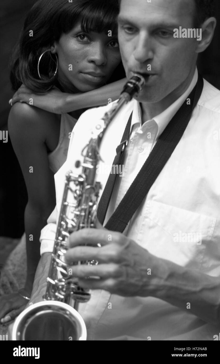 Black female singer hi-res stock photography and images - Alamy