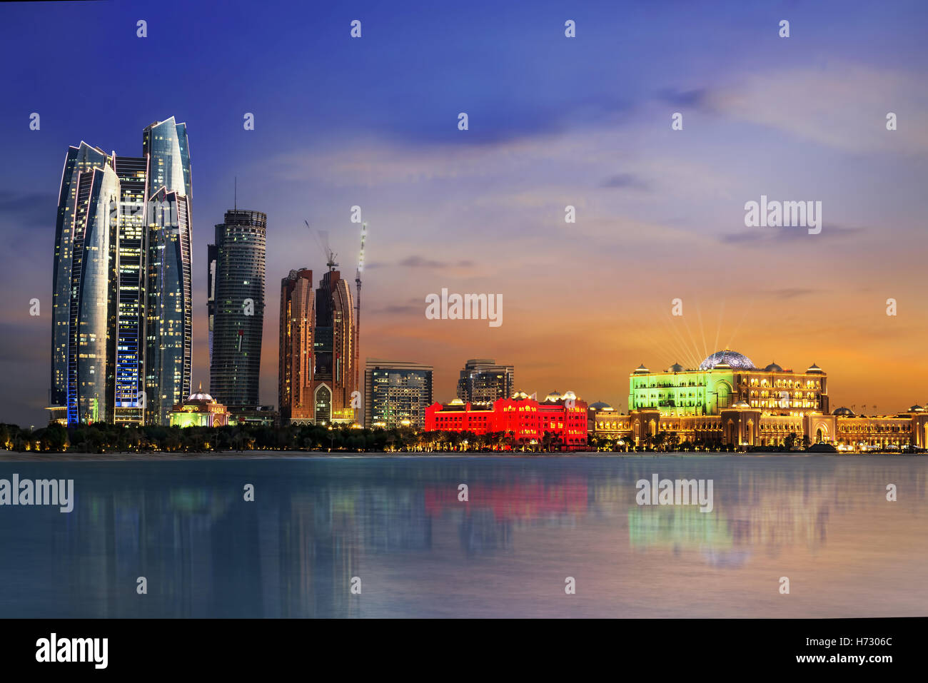 Uae cities hi-res stock photography and images - Alamy