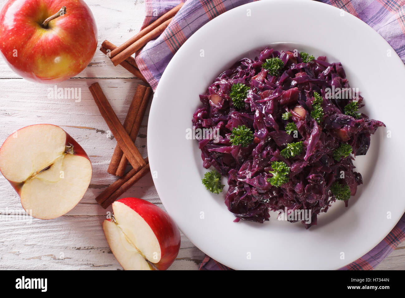 Red cabbage hi-res stock photography and images - Alamy