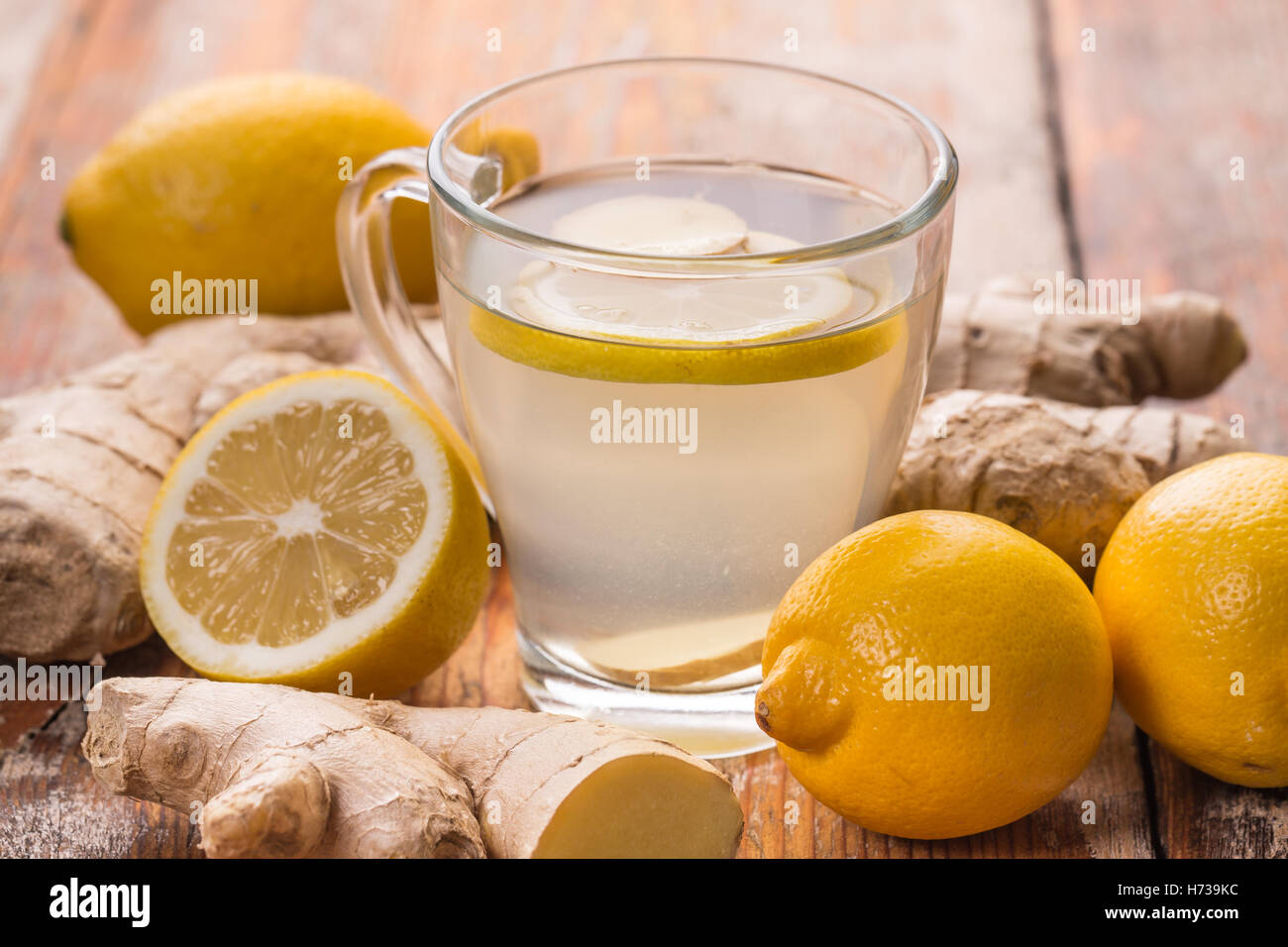 Beverages and beverages make tea hi-res stock photography and images ...
