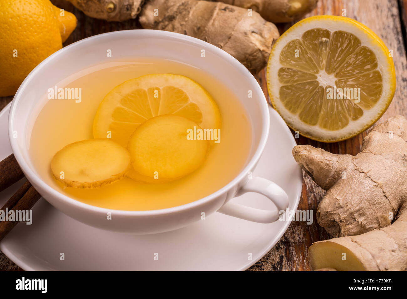 Beverages and beverages make tea hi-res stock photography and images ...