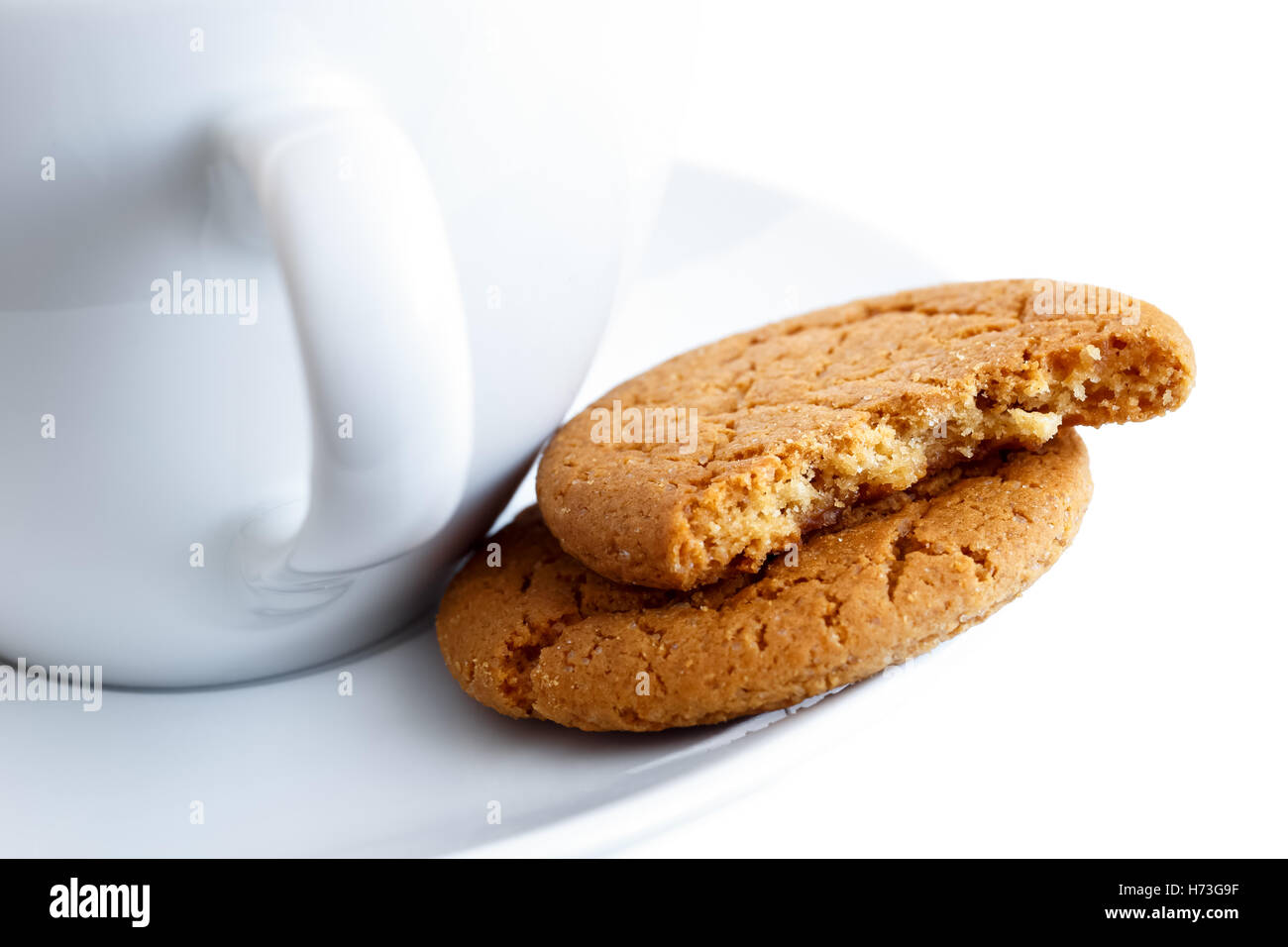 Broken biscuits hi-res stock photography and images - Alamy