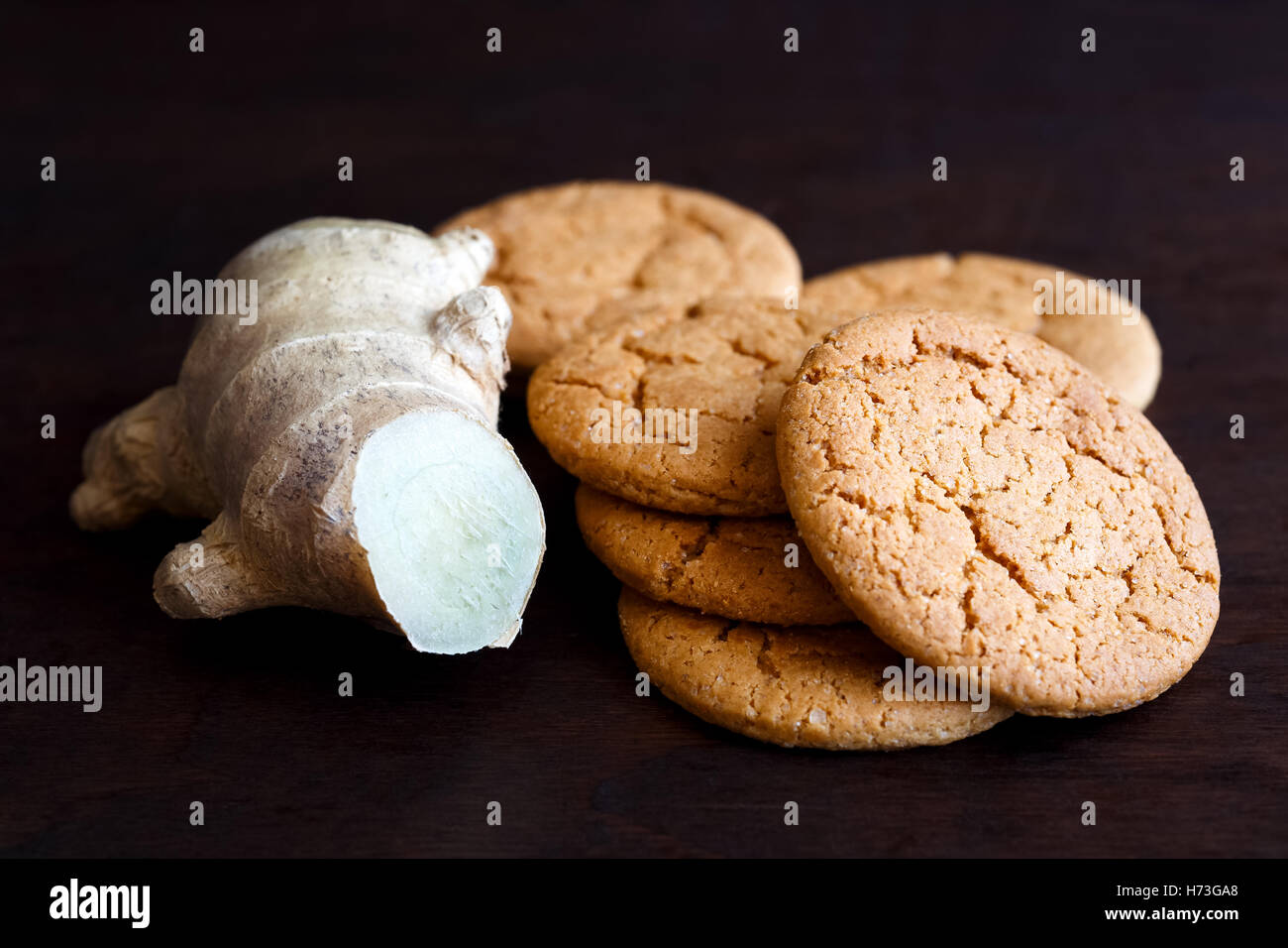 Ginger biscuits hi-res stock photography and images - Alamy