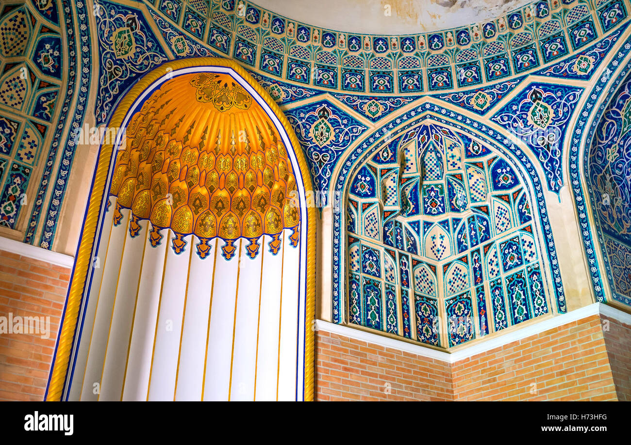 Mihrab tile hi-res stock photography and images - Alamy