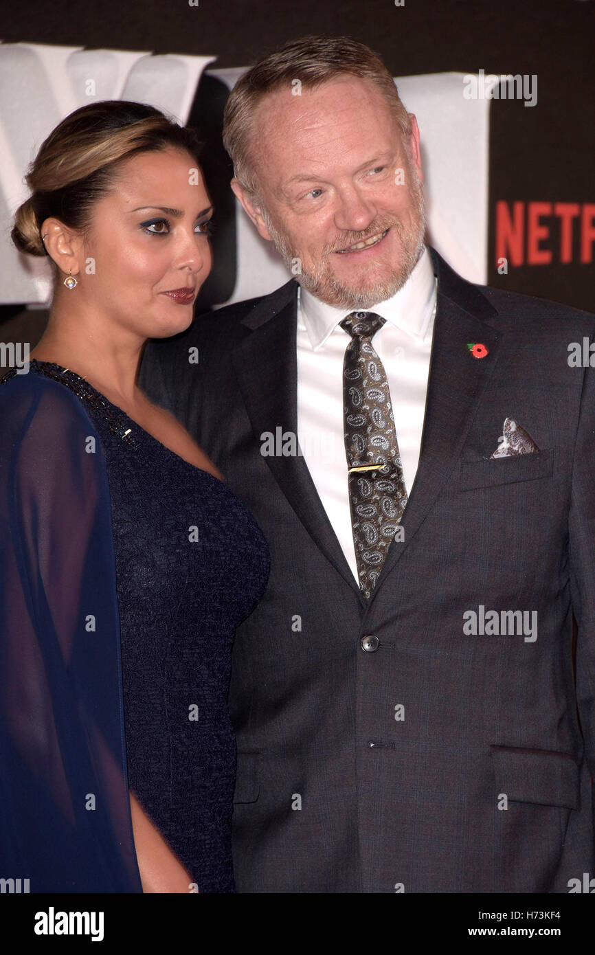 London, UK. 1st November, 2016. Jared Harris & Wife attending the World Premiere of THE CROWN at ...