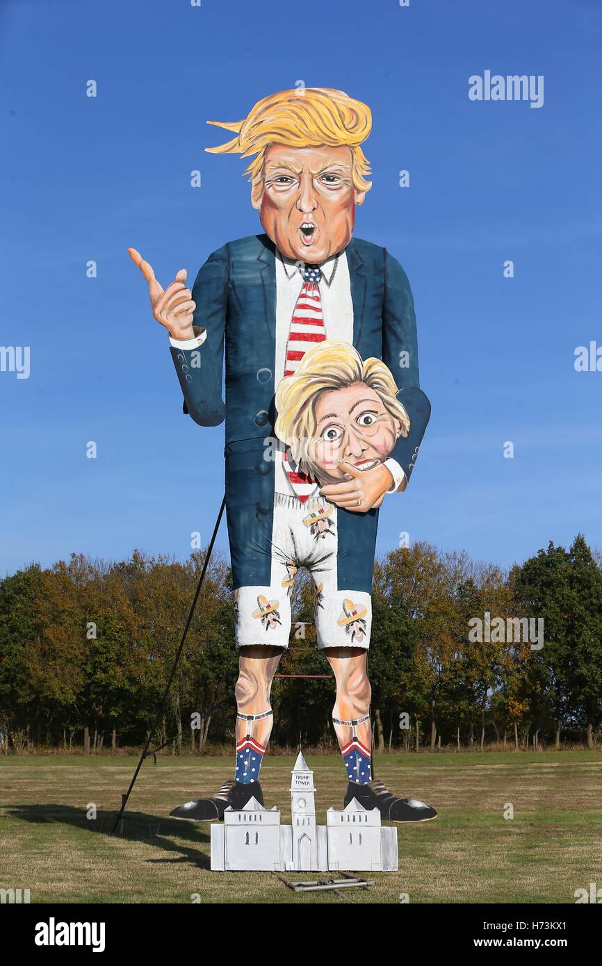 Edenbridge, UK. 2nd November 2016.A giant 30ft effigy of Republican ...