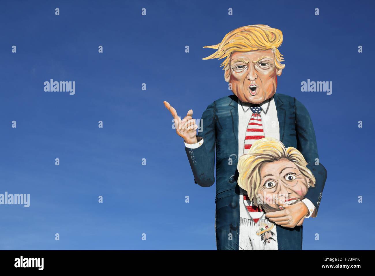 Edenbridge, UK. 2nd November 2016. A giant 30ft effigy of Republican ...