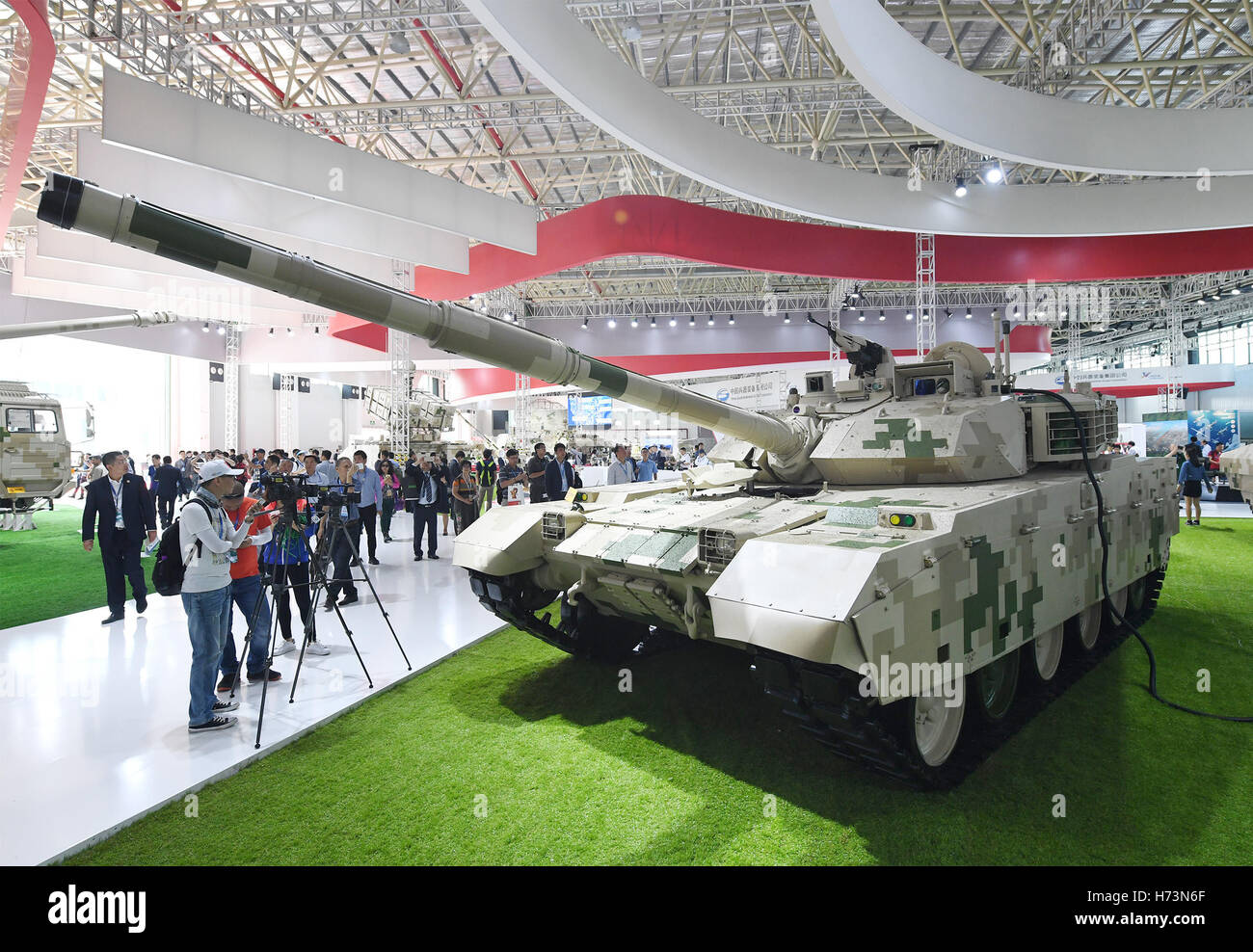 Zhuhai, China's Guangdong Province. 2nd Nov, 2016. A battle tank is ...