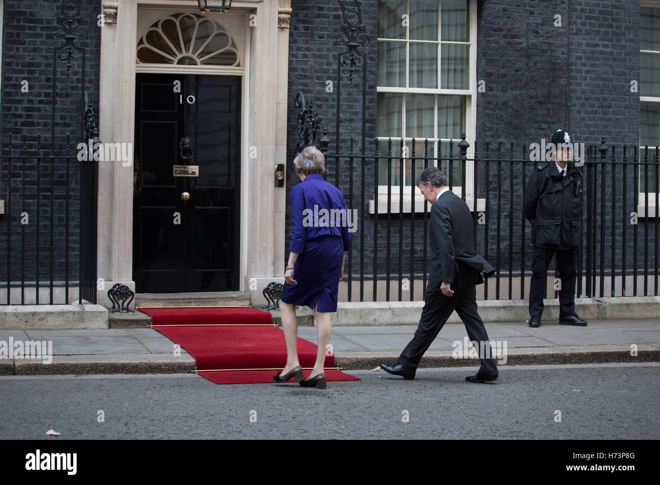 London, UK.2nd Nov 2016. Theresa May and President Santos. (c) Brayan A ...