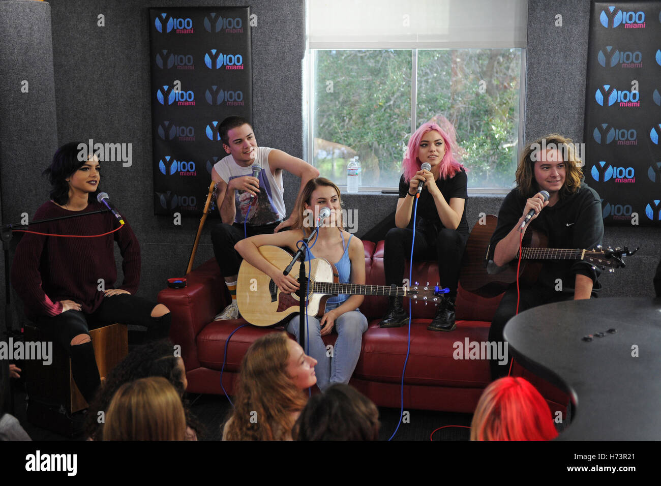 Fort Lauderdale, FL, USA. 01st Nov, 2016. Hey Violet pose for a ...