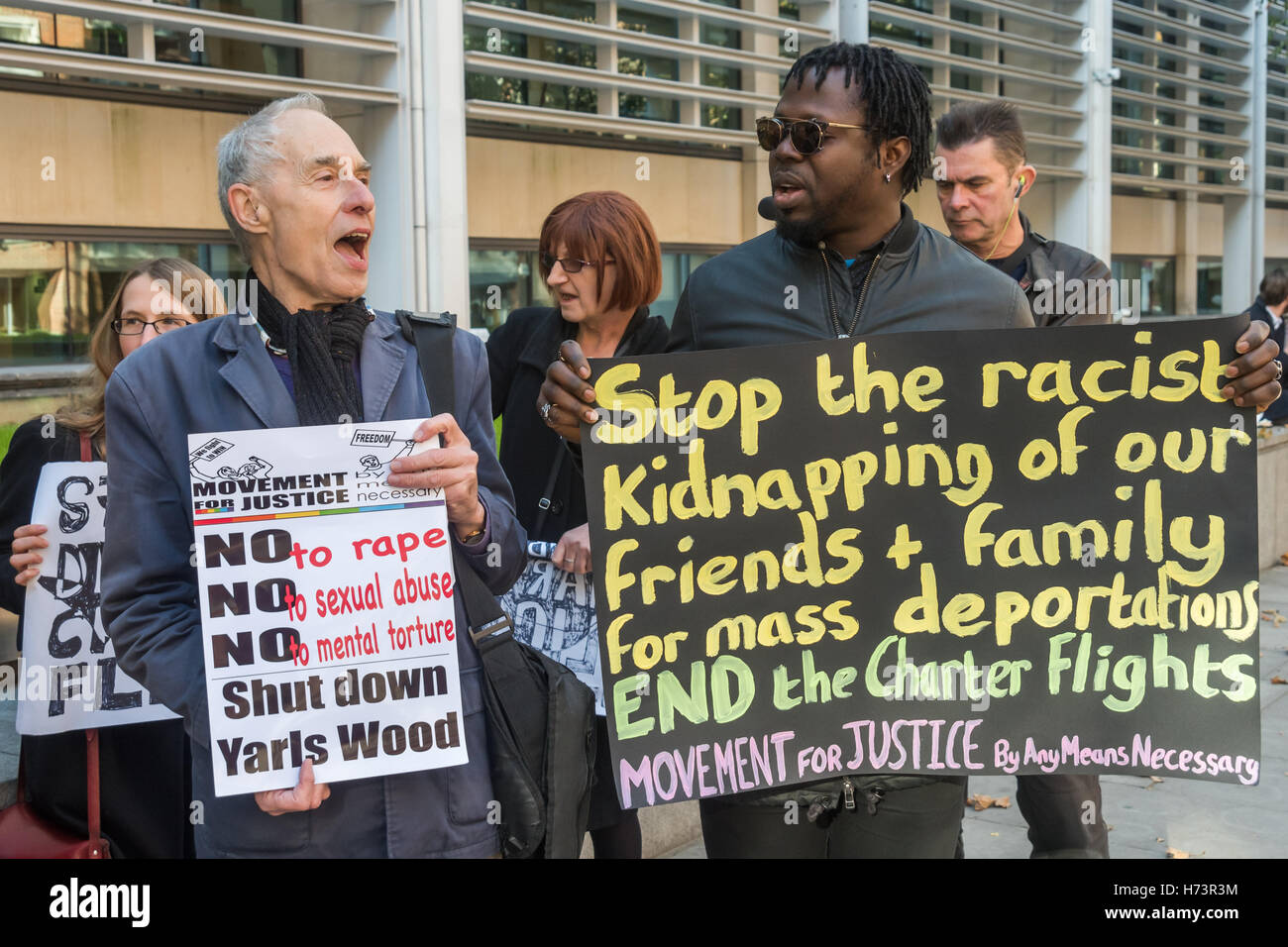 London, UK. 2nd November 2016. Tony Gard of Movement for Justice stands ...