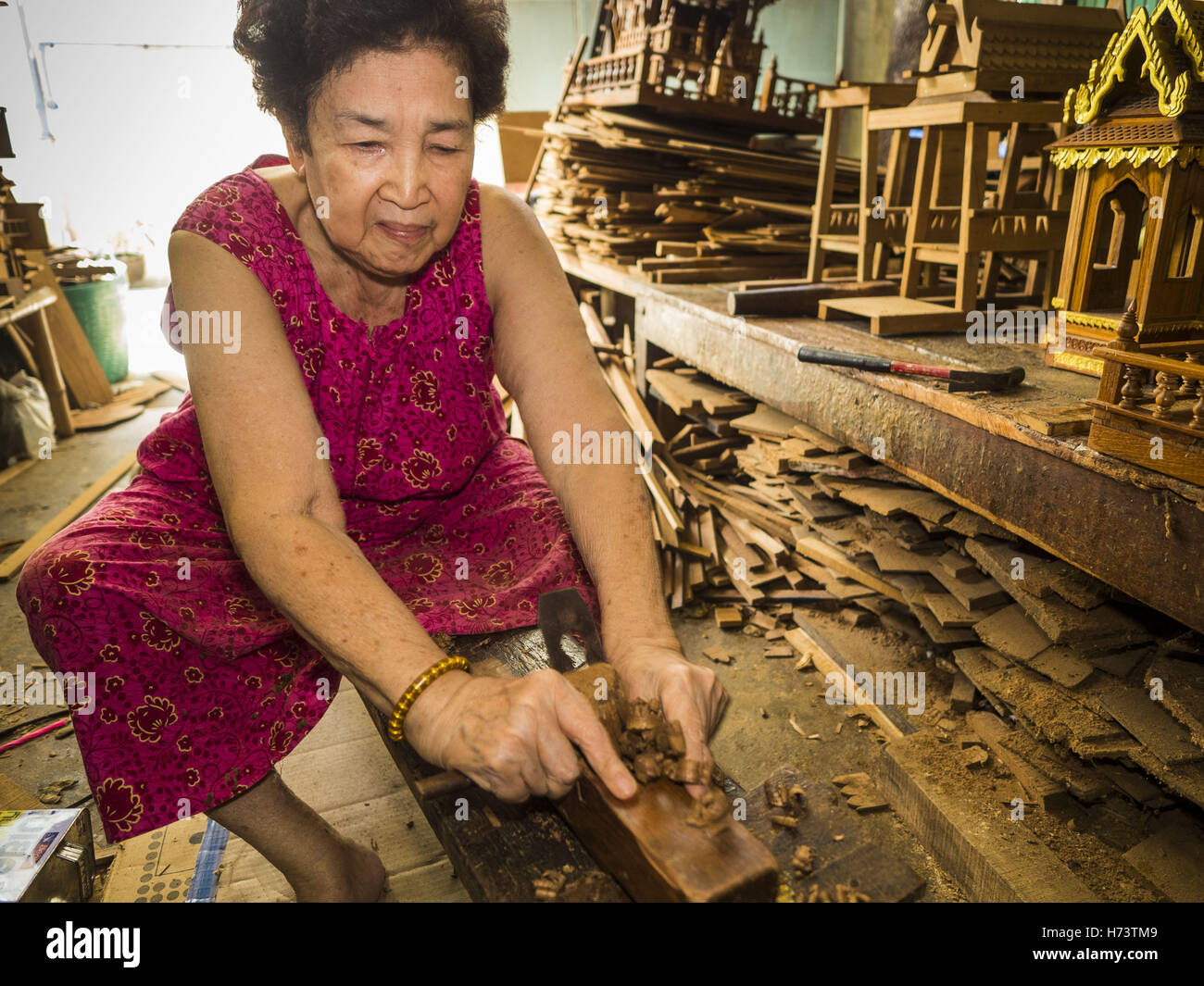 Old matriarch hi-res stock photography and images - Alamy
