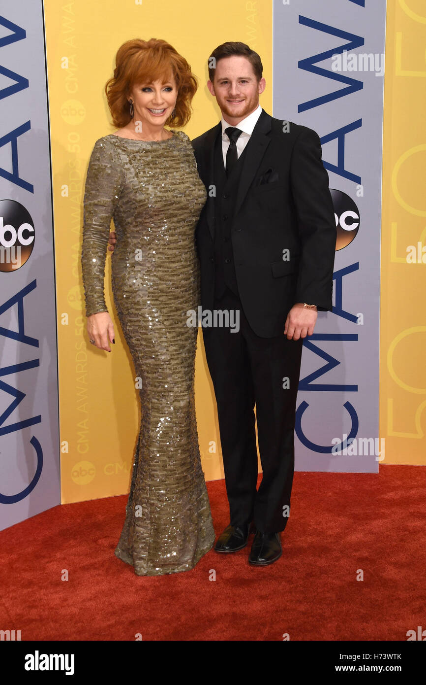 Nashville, TN, USA. 2nd Nov, 2016. Reba McEntire. 50th Annual CMA ...