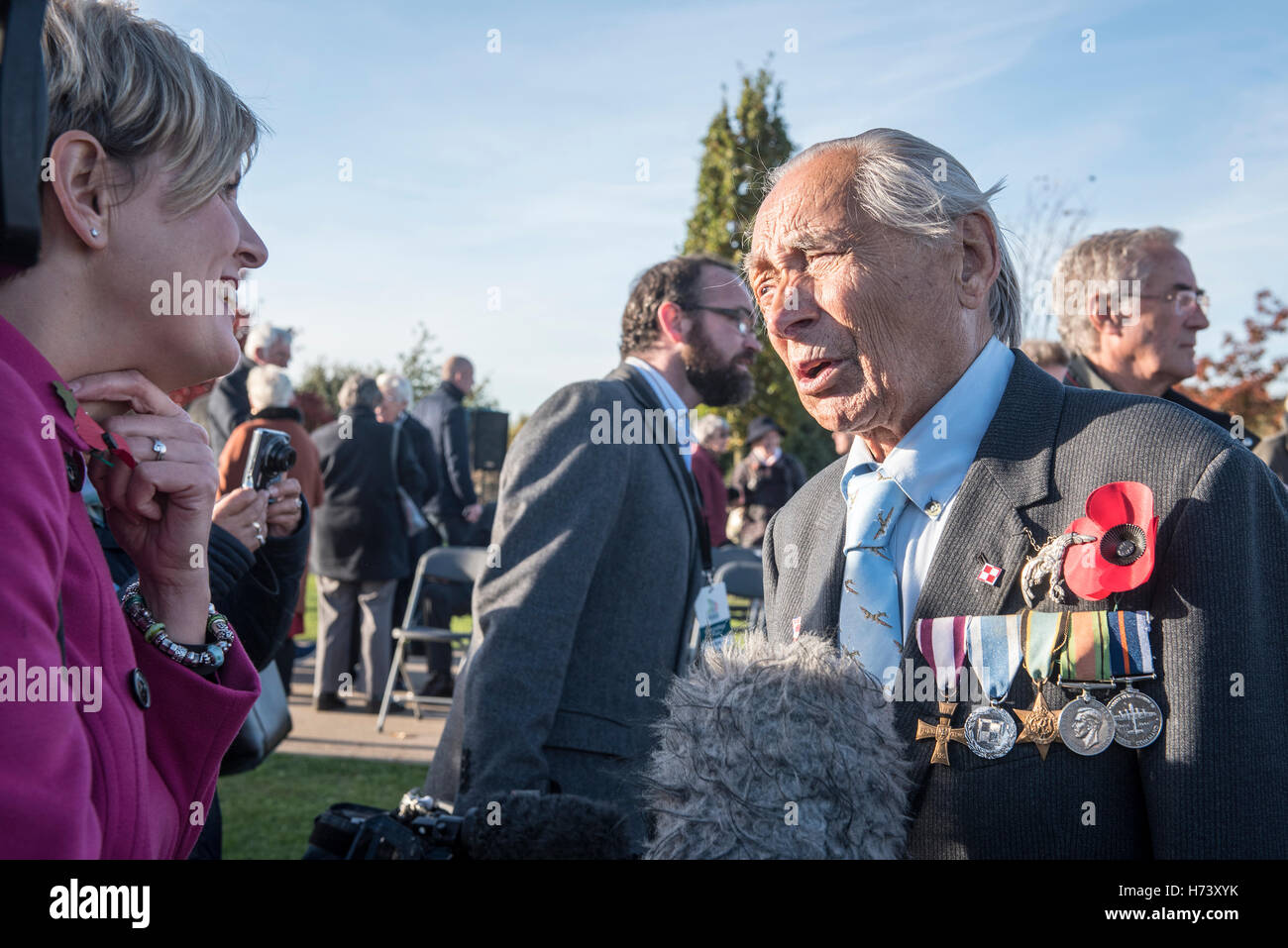 Guinea pig club ww2 hi-res stock photography and images - Alamy