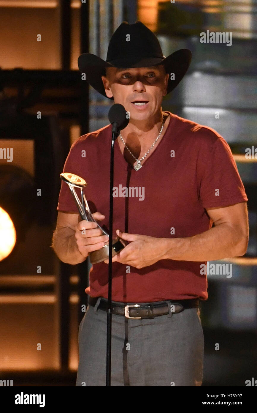 Nashville, TN, USA. 2nd Nov, 2016. Kenny Chesney. 50th Annual CMA ...