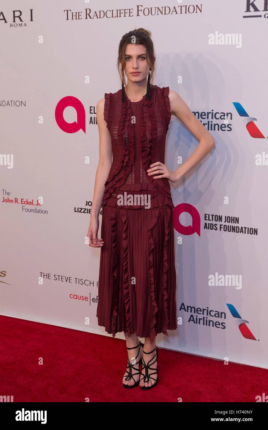 New York, NY, USA. 2nd Nov, 2016. Rose Gilroy at arrivals for Elton ...