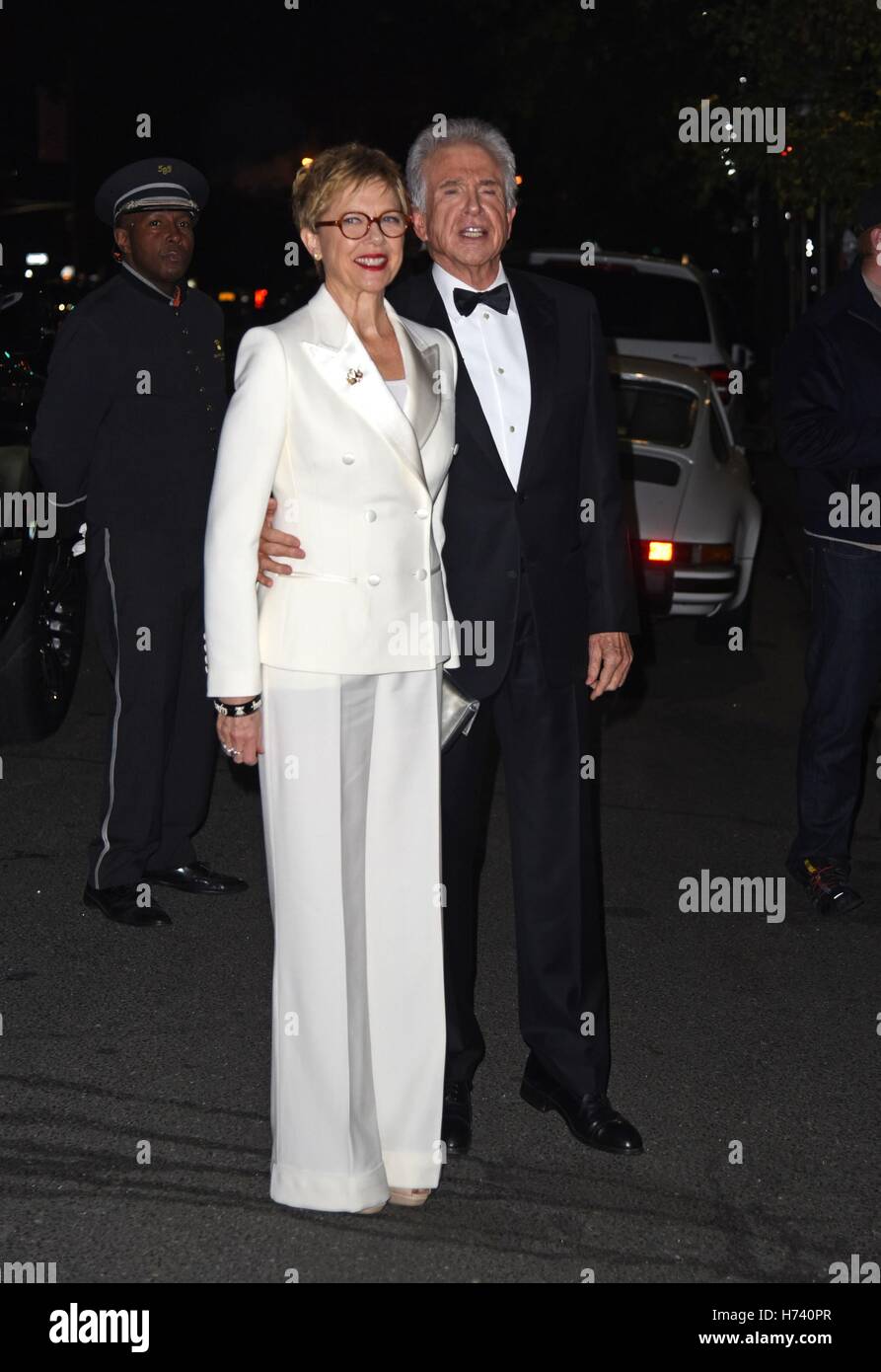 New York, NY, USA. 2nd Nov, 2016. Annette Bening, Warren Beatty at ...
