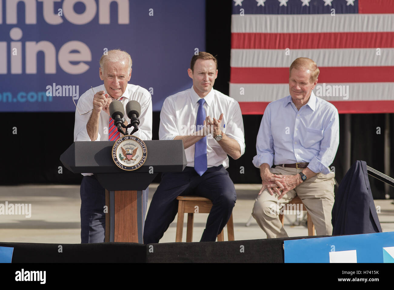 Palm Beach Gardens, USA. 02nd Nov, 2016. Vice President Joe Biden ...