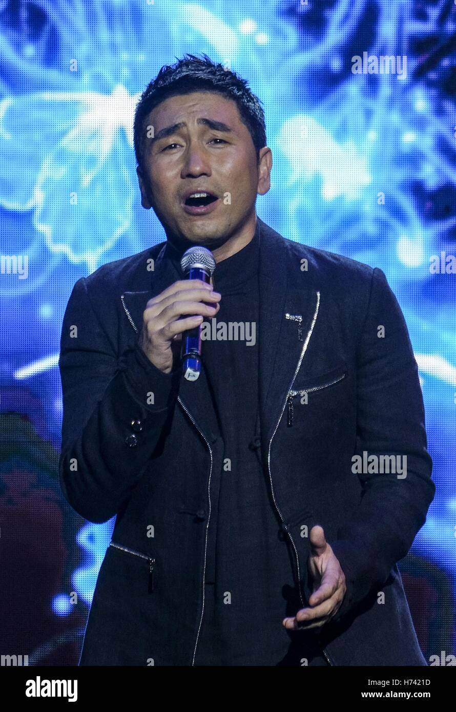 Los Angeles, California, USA. 3rd Nov, 2016. Chinese singer Sha Bao ...