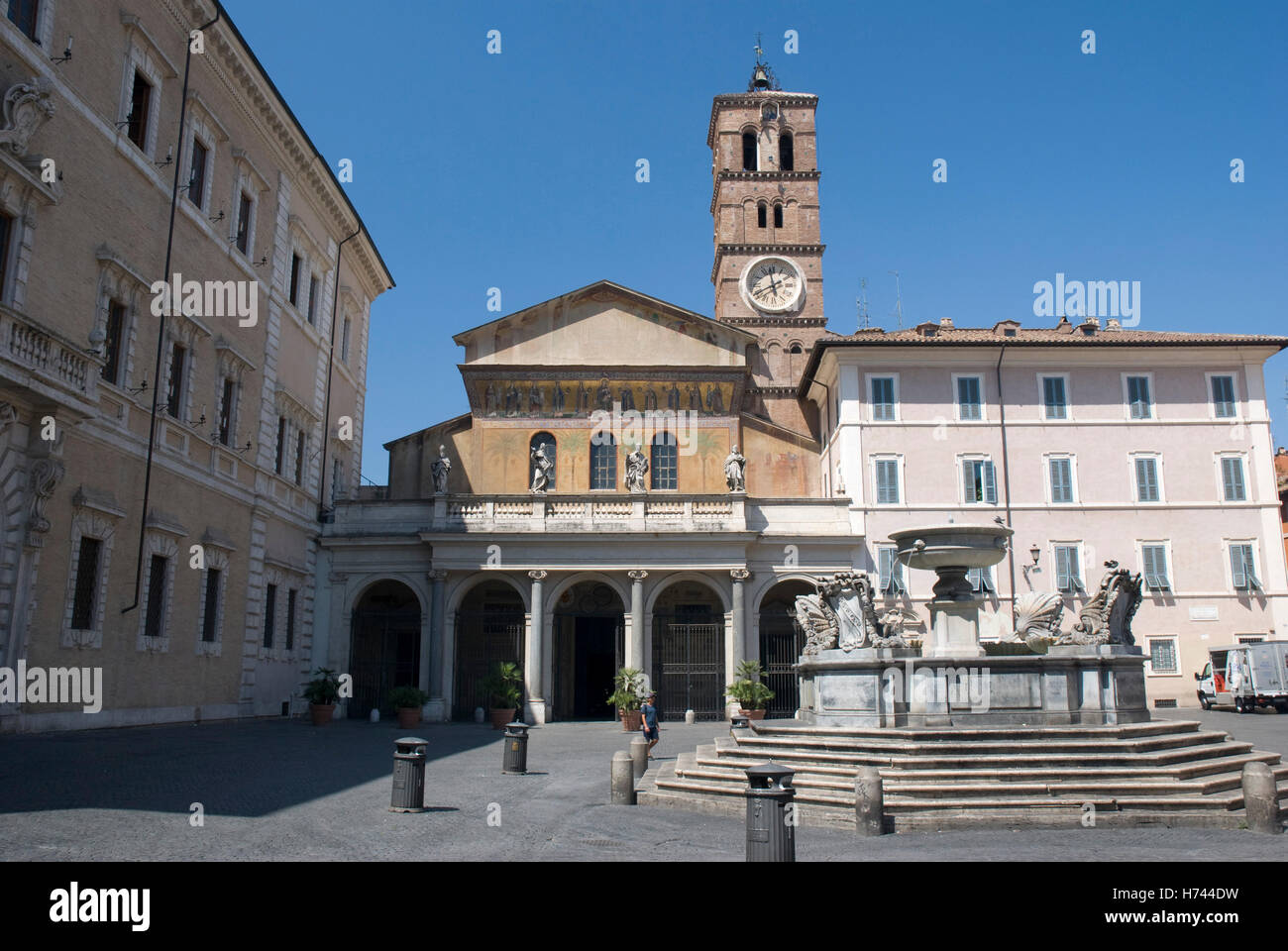 Basilica Piazza Santa Maria in Trastevere, Rome, Italy, Europe Stock ...