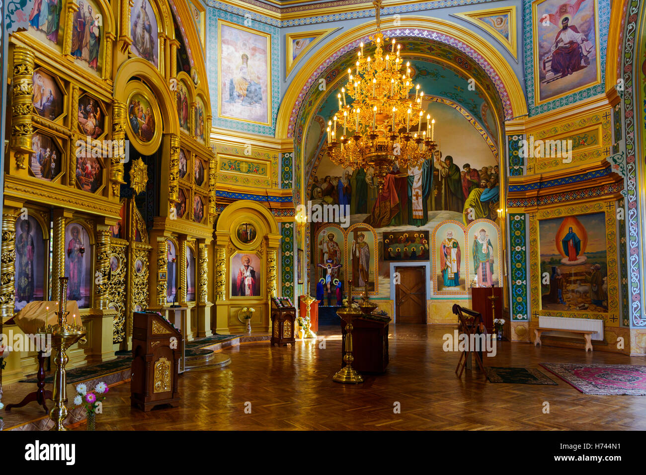 Christian church religious structure hi-res stock photography and images - Alamy