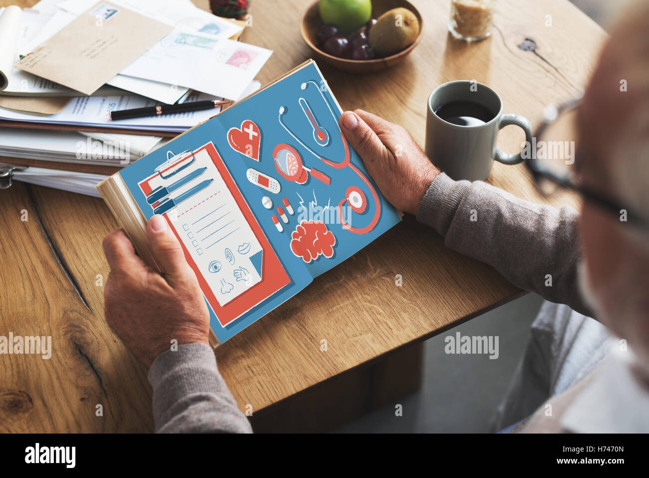 Health book hi-res stock photography and images - Alamy