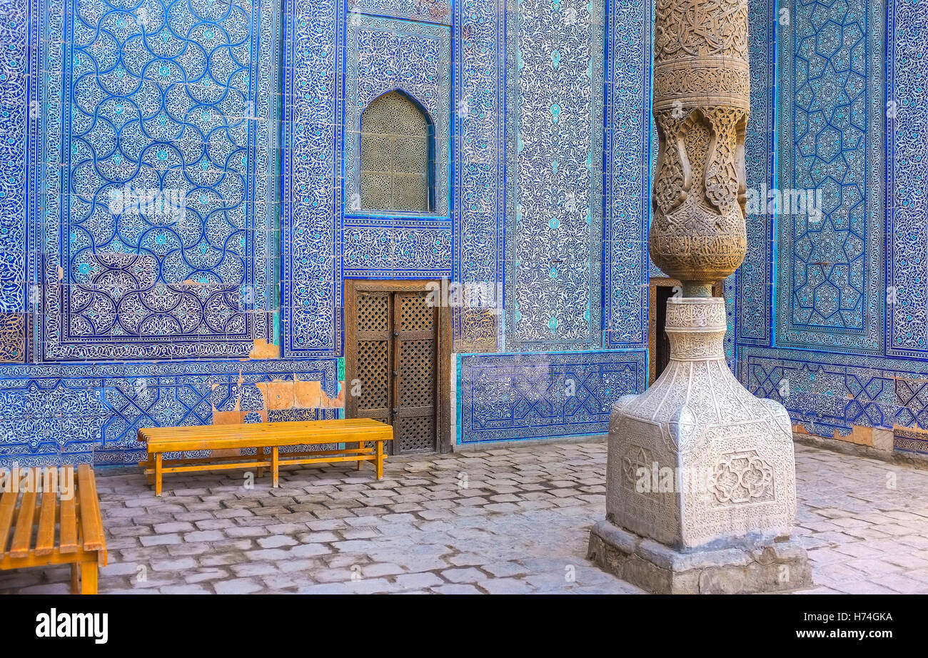 The walls in harem courtyard of Tosh Hovli (or Tash Hauli) Palace ...