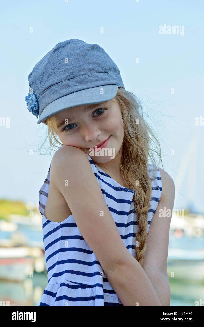Nice children hi-res stock photography and images - Alamy