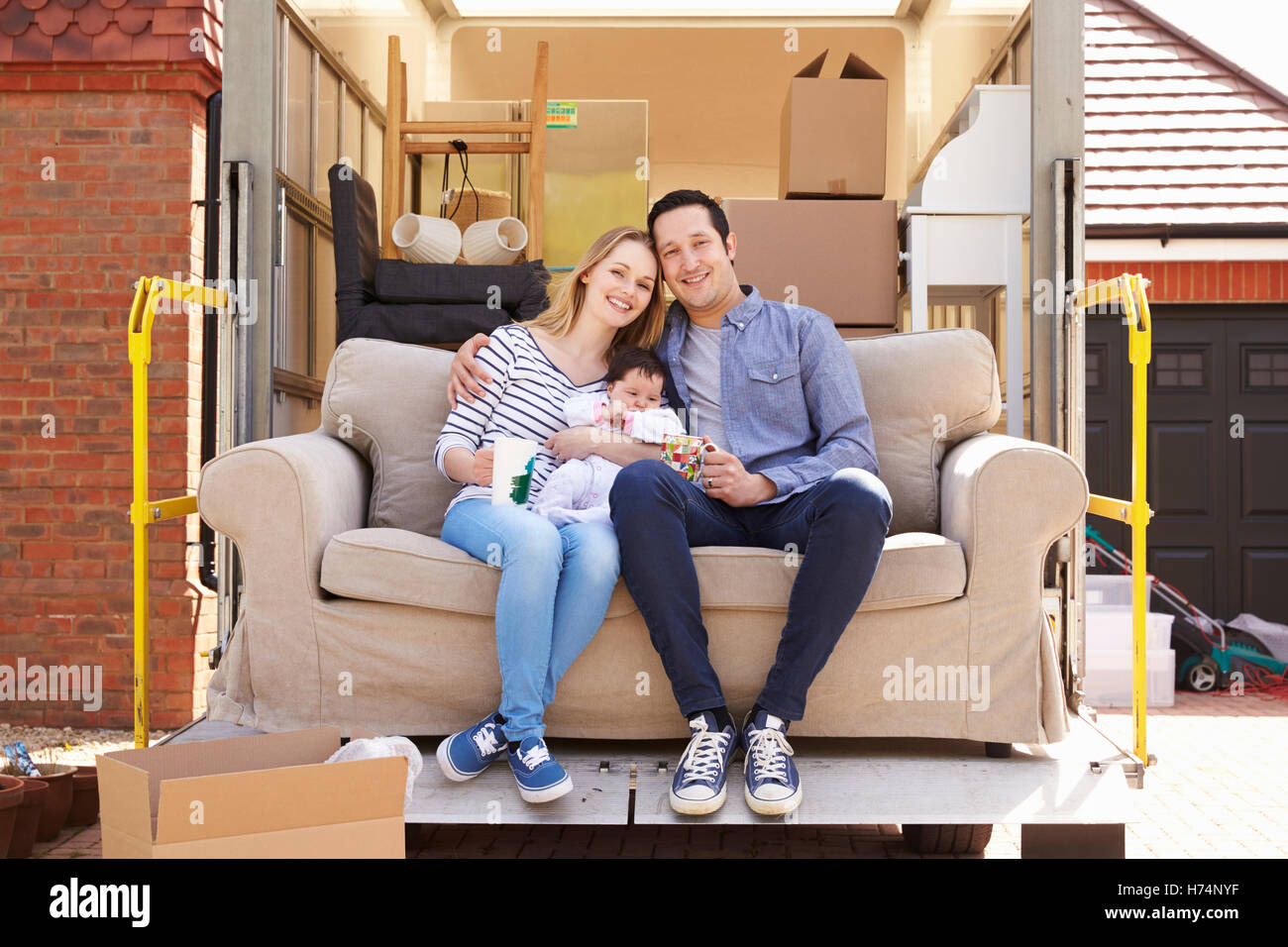 Lorry lift hi-res stock photography and images - Alamy