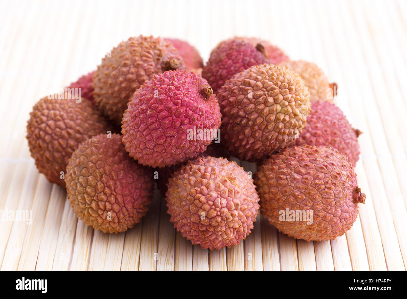 Bunch lychee fruit litchi hi-res stock photography and images - Alamy