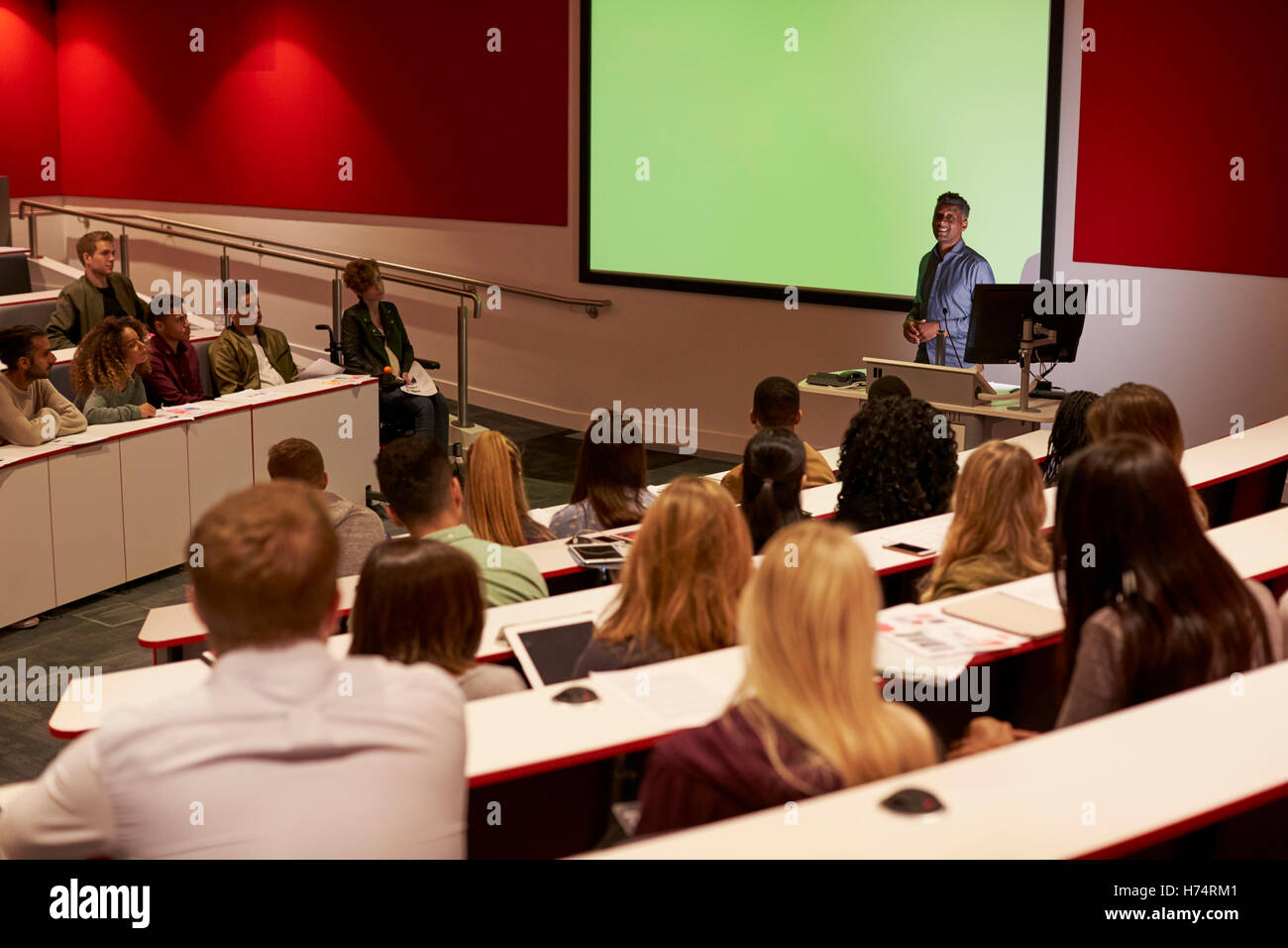 Back view university lecture hi-res stock photography and images - Alamy