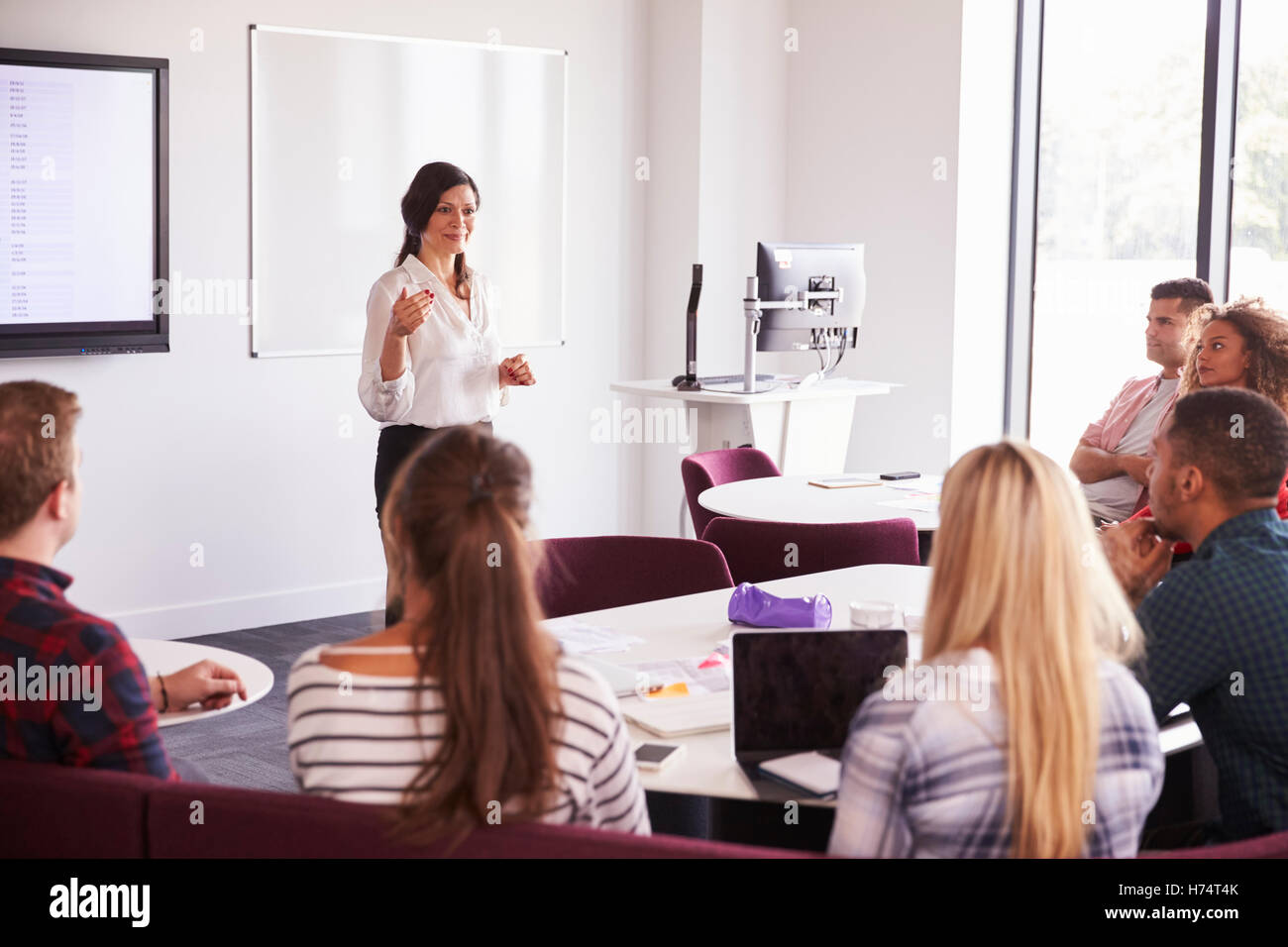 University Students Attending Lecture On Campus Stock Photo - Alamy University Students Attending Lecture On Campus Stock Photo - Alamy