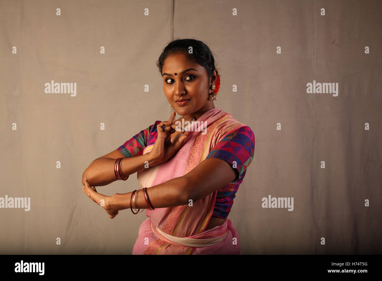 Dance forms of andhra pradesh hi-res stock photography and images - Alamy