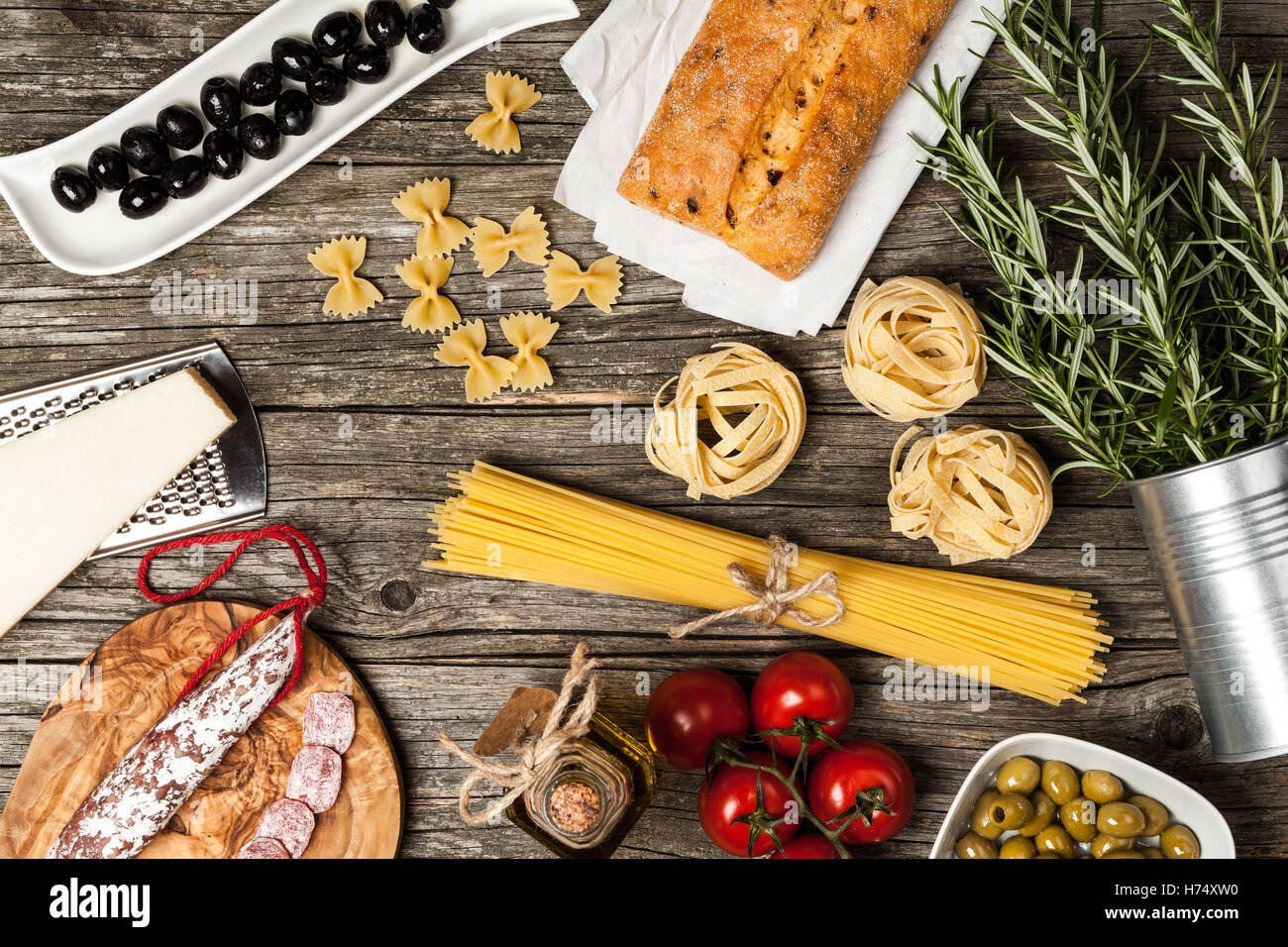 Italian food ingredients Stock Photo - Alamy
