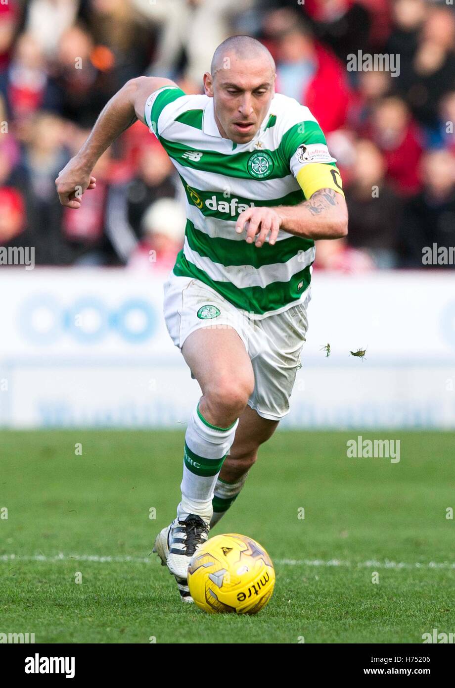 Celtic's Scott Brown Stock Photo - Alamy