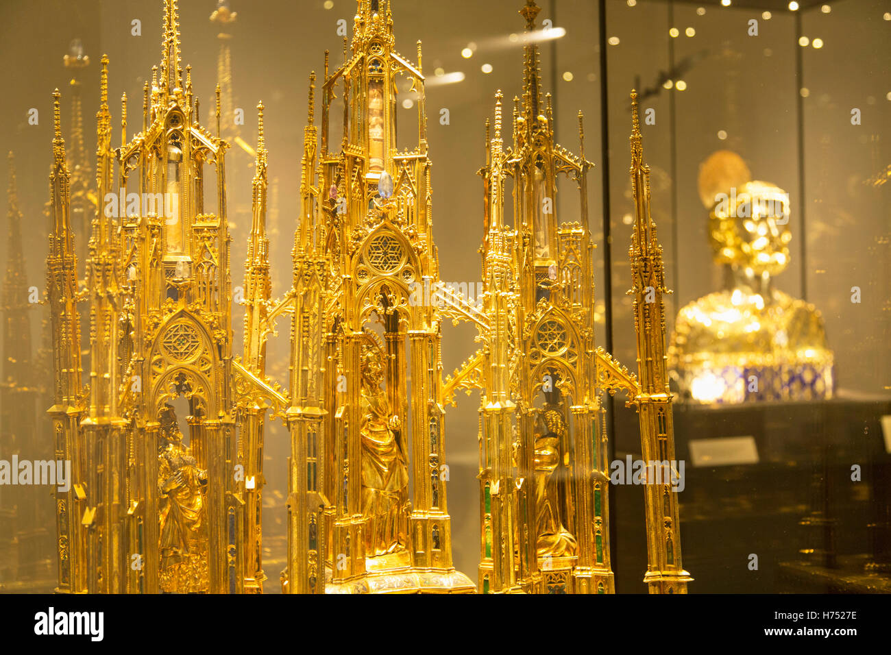 Treasury of Aachen Cathedral (UNESCO World Heritage Site), Aachen ...
