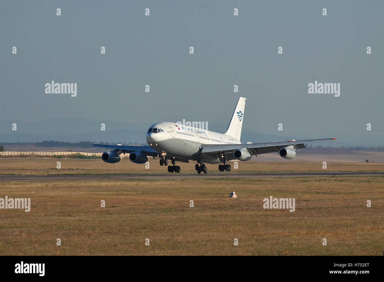 The ilyushin il 86 aircraft hi-res stock photography and images - Alamy